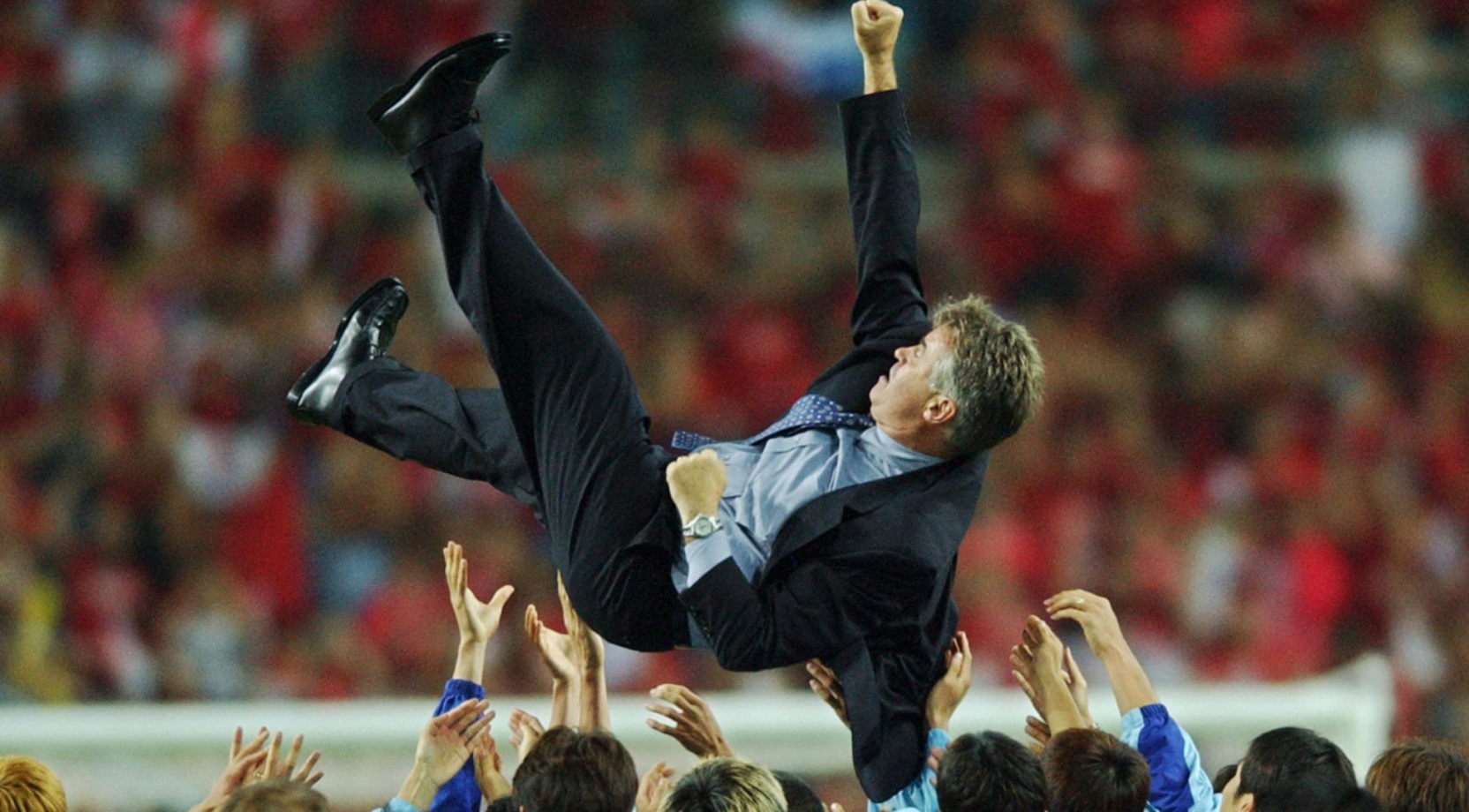 Guus Hiddink: heilig in Zuid-Korea, strafblad in Nederland - Helden